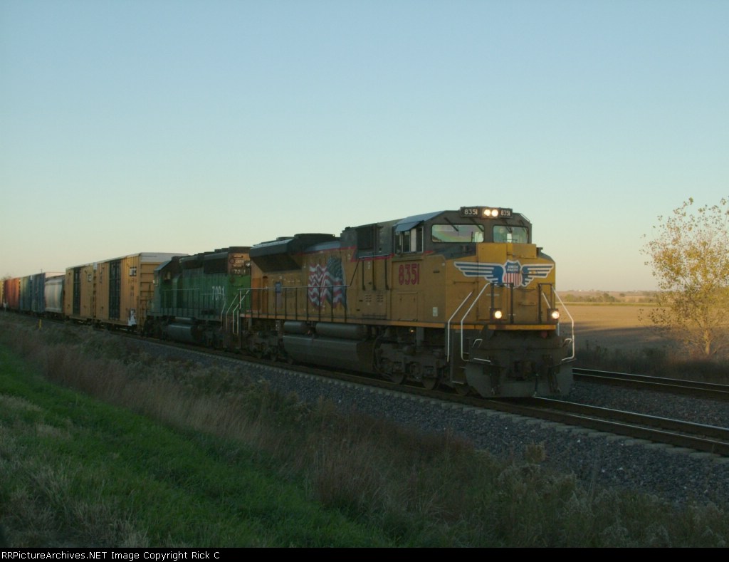UP 8351 Leads a CEFX Leaser WB